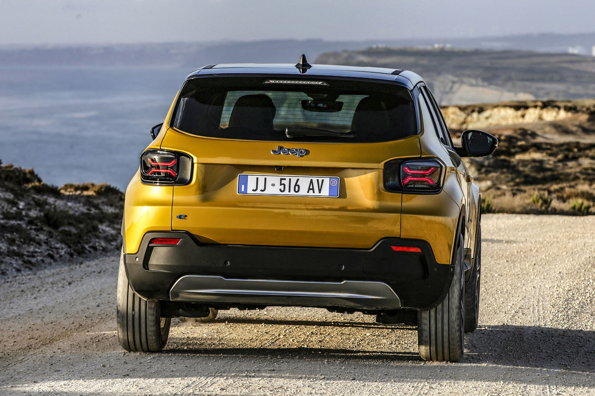 Yeni Jeep Avenger, Paris Otomobil Fuarı'nda ortaya çıkmaya hazırlanıyor ...